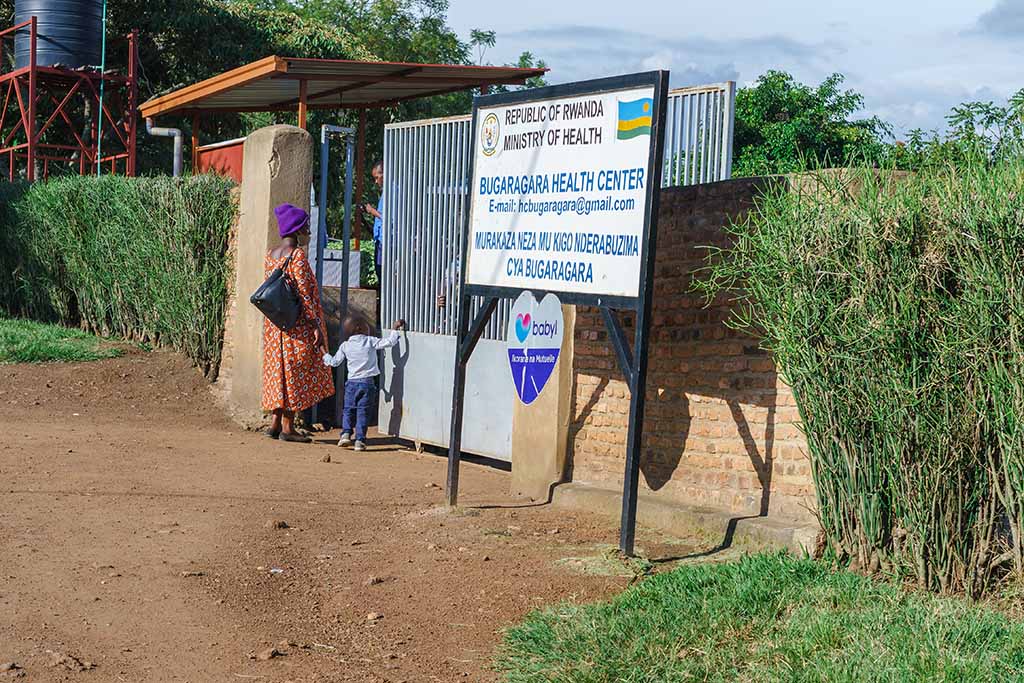 Ensuring health care for young mothers in Rwanda